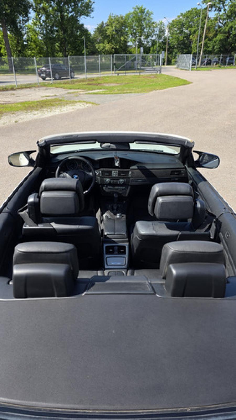 Balts BMW 330 2011 Tallina, ar dzinēja tilpumu 3.00 L un nobraukumu 0 tūkst. km par 9999 €, foto 15 vietnē AUTOMOTO.COM.LV