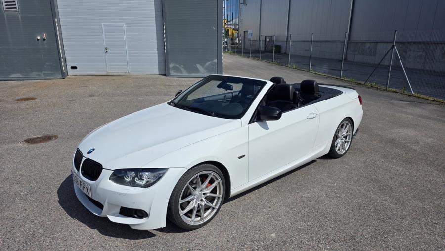Balts BMW 330 2011 Tallina, ar dzinēja tilpumu 3.00 L un nobraukumu 0 tūkst. km par 9999 €, foto 17 vietnē AUTOMOTO.COM.LV