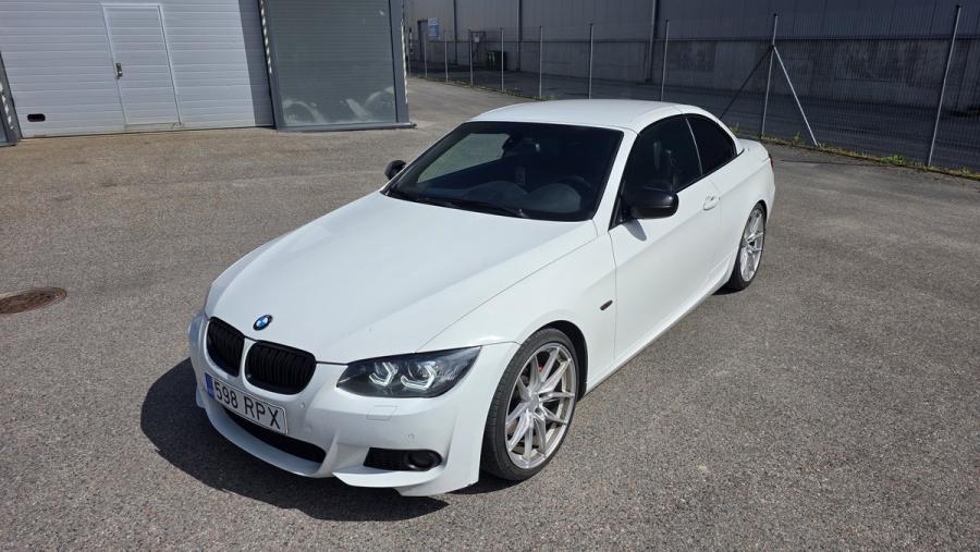 Balts BMW 330 2011 Tallina, ar dzinēja tilpumu 3.00 L un nobraukumu 0 tūkst. km par 9999 €, foto 27 vietnē AUTOMOTO.COM.LV