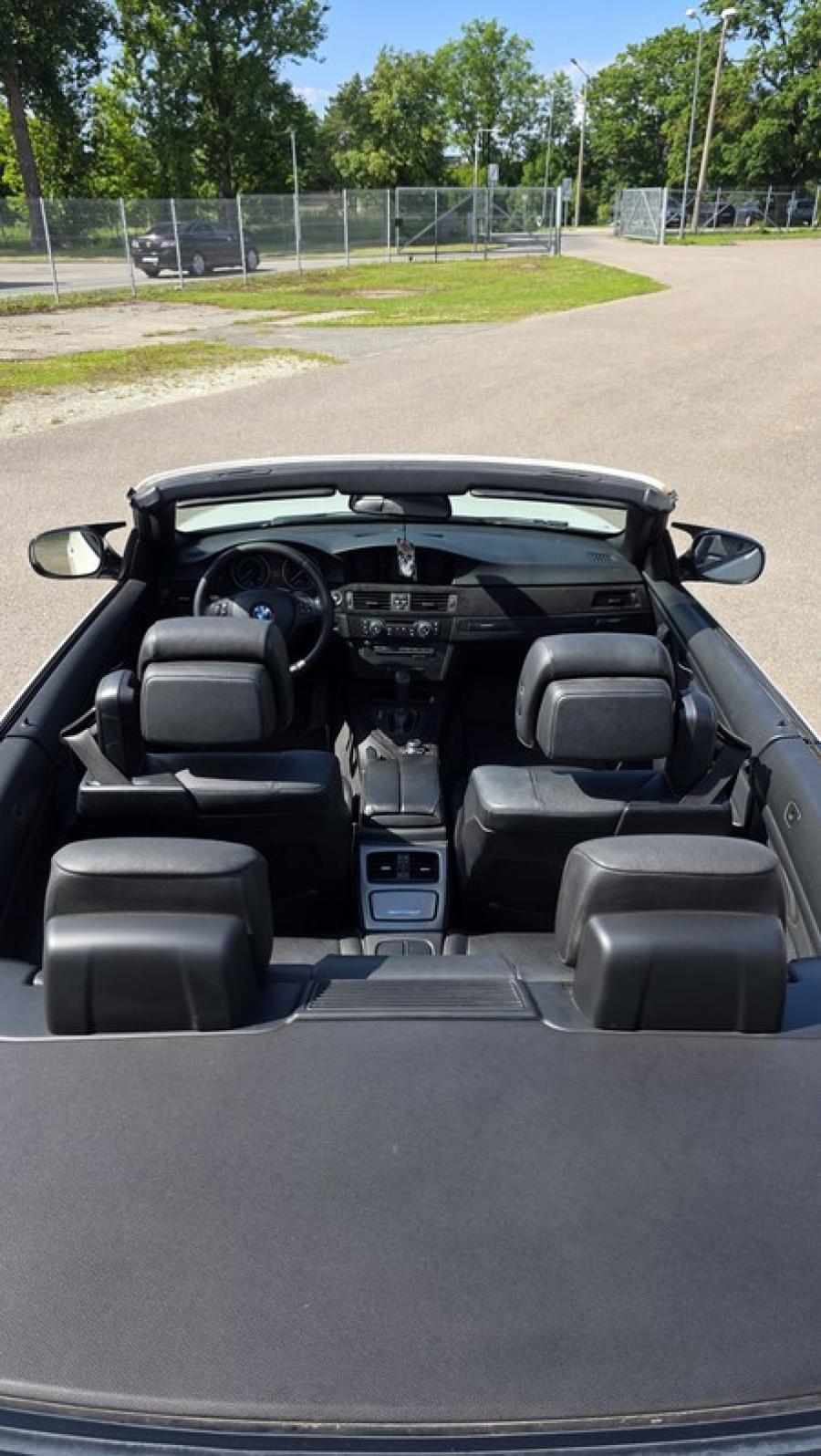 Balts BMW 330 2011 Tallina, ar dzinēja tilpumu 3.00 L un nobraukumu 0 tūkst. km par 9999 €, foto 29 vietnē AUTOMOTO.COM.LV