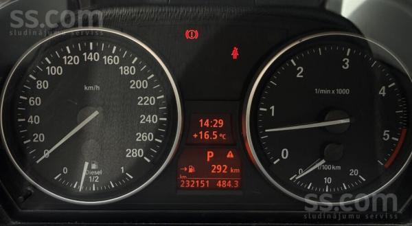 Белый БМВ 330 2006 в Рига, объемом двигателя 3.00 л и пробегом 232 тыс. км за 7500 €, фото 9 на AUTOMOTO.COM.LV