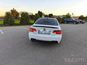 White BMW 330 2007 in Riga, with an engine capacity of 3.00 L and mileage of 311 thousand km for 5600 €, photo 6 on AUTOMOTO.COM.LV