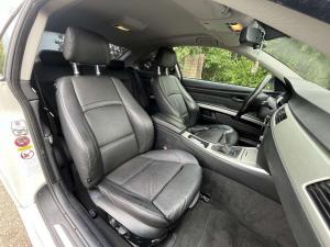 White BMW 330 2007 in Taurage, with an engine capacity of 2.99 L and mileage of 230 thousand km for 5900 €, photo 13 on AUTOMOTO.COM.LV