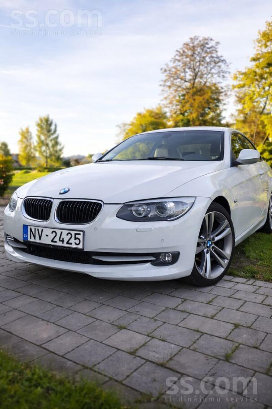 White BMW 330 2013 in Bauska, with an engine capacity of 3.00 L and mileage of 248 thousand km for 8980 €, photo 1 on AUTOMOTO.COM.LV