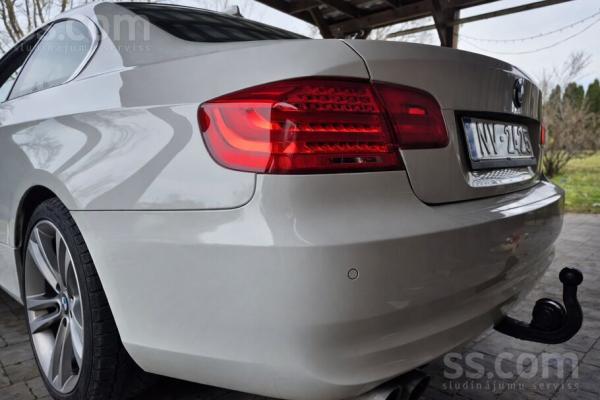 White BMW 330 2013 in Bauska, with an engine capacity of 3.00 L and mileage of 248 thousand km for 8980 €, photo 2 on AUTOMOTO.COM.LV