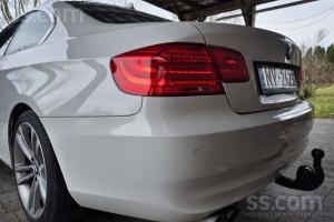 White BMW 330 2013 in Bauska, with an engine capacity of 3.00 L and mileage of 248 thousand km for 8980 €, photo 3 on AUTOMOTO.COM.LV