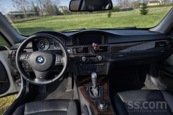 White BMW 330 2013 in Bauska, with an engine capacity of 3.00 L and mileage of 248 thousand km for 8980 €, photo 6 on AUTOMOTO.COM.LV