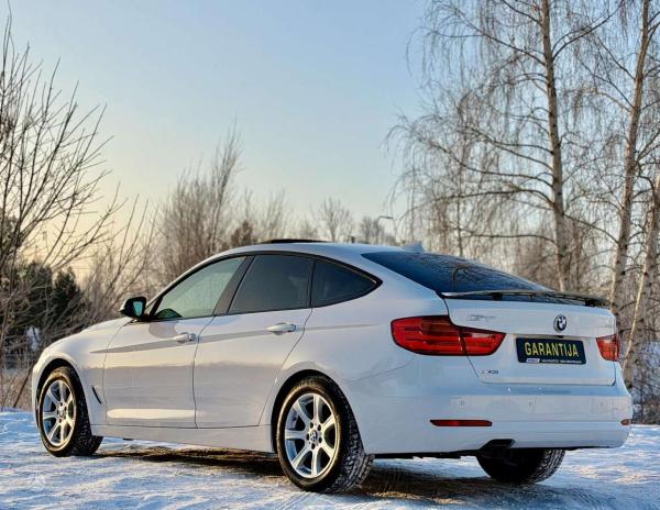 White BMW 330 2014 in Siauliai, with an engine capacity of 2.99 L and mileage of 244 thousand km for 13550 €, photo 3 on AUTOMOTO.COM.LV
