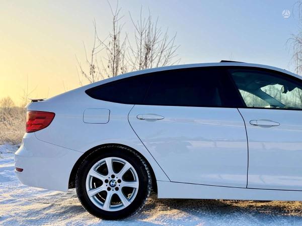 White BMW 330 2014 in Siauliai, with an engine capacity of 2.99 L and mileage of 244 thousand km for 13550 €, photo 9 on AUTOMOTO.COM.LV