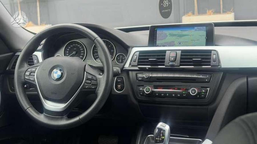 White BMW 330 2014 in Siauliai, with an engine capacity of 2.99 L and mileage of 244 thousand km for 13550 €, photo 29 on AUTOMOTO.COM.LV