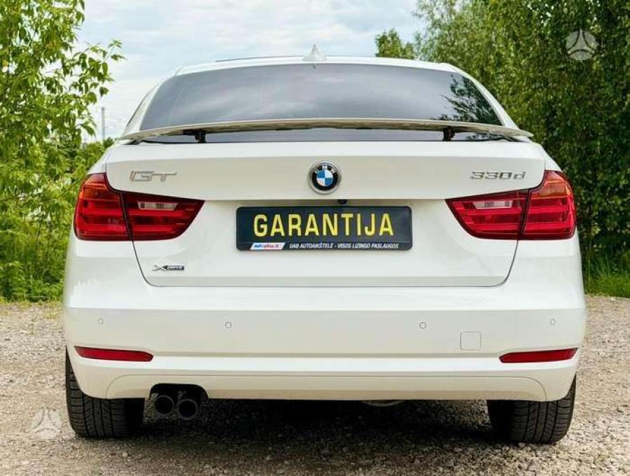 White BMW 330 2014 in Siauliai, with an engine capacity of 2.99 L and mileage of 244 thousand km for 13550 €, photo 7 on AUTOMOTO.COM.LV