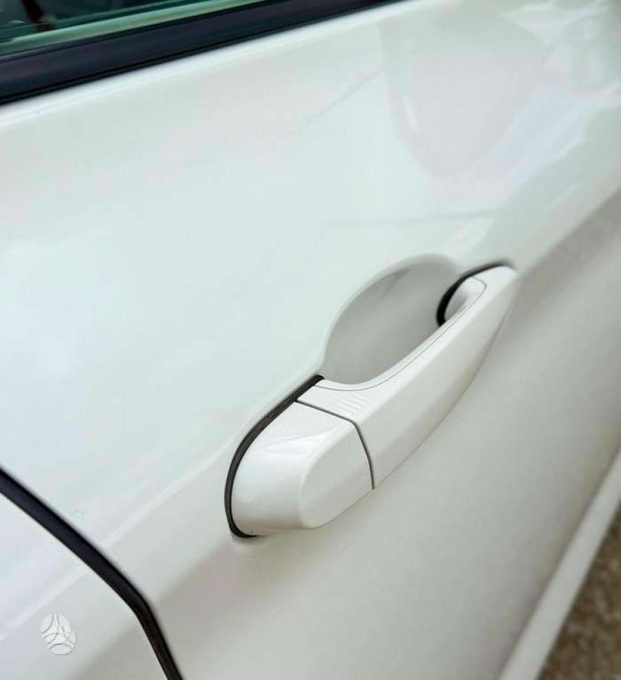 White BMW 330 2014 in Siauliai, with an engine capacity of 2.99 L and mileage of 244 thousand km for 13550 €, photo 18 on AUTOMOTO.COM.LV