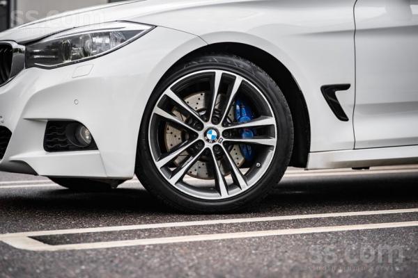 White BMW 330 2015 in Riga, with an engine capacity of 3.00 L and mileage of 274 thousand km for 14750 €, photo 9 on AUTOMOTO.COM.LV