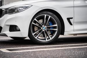 White BMW 330 2015 in Riga, with an engine capacity of 3.00 L and mileage of 274 thousand km for 14750 €, photo 10 on AUTOMOTO.COM.LV