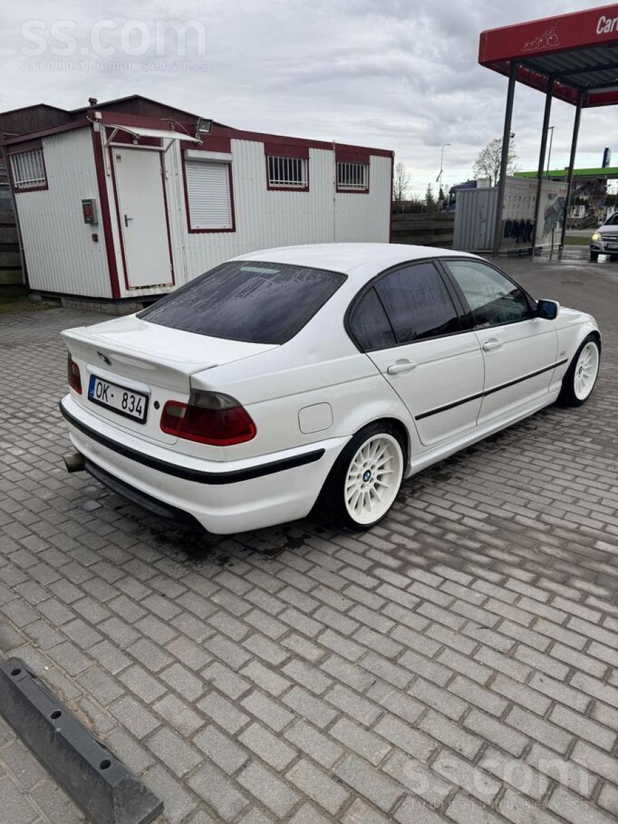 Balts BMW 330 2000 Madona, ar dzinēja tilpumu 3.00 L un nobraukumu 353 tūkst. km par 4400 €, foto 4 vietnē AUTOMOTO.COM.LV