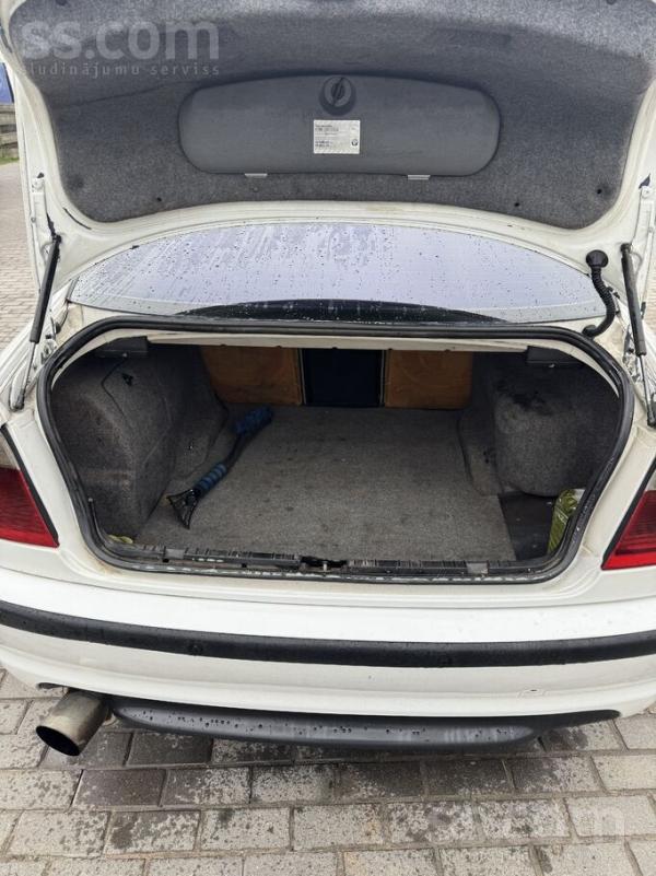 Balts BMW 330 2000 Madona, ar dzinēja tilpumu 3.00 L un nobraukumu 353 tūkst. km par 4400 €, foto 7 vietnē AUTOMOTO.COM.LV