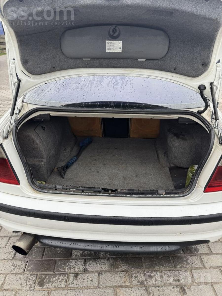 Balts BMW 330 2000 Madona, ar dzinēja tilpumu 3.00 L un nobraukumu 353 tūkst. km par 4400 €, foto 8 vietnē AUTOMOTO.COM.LV