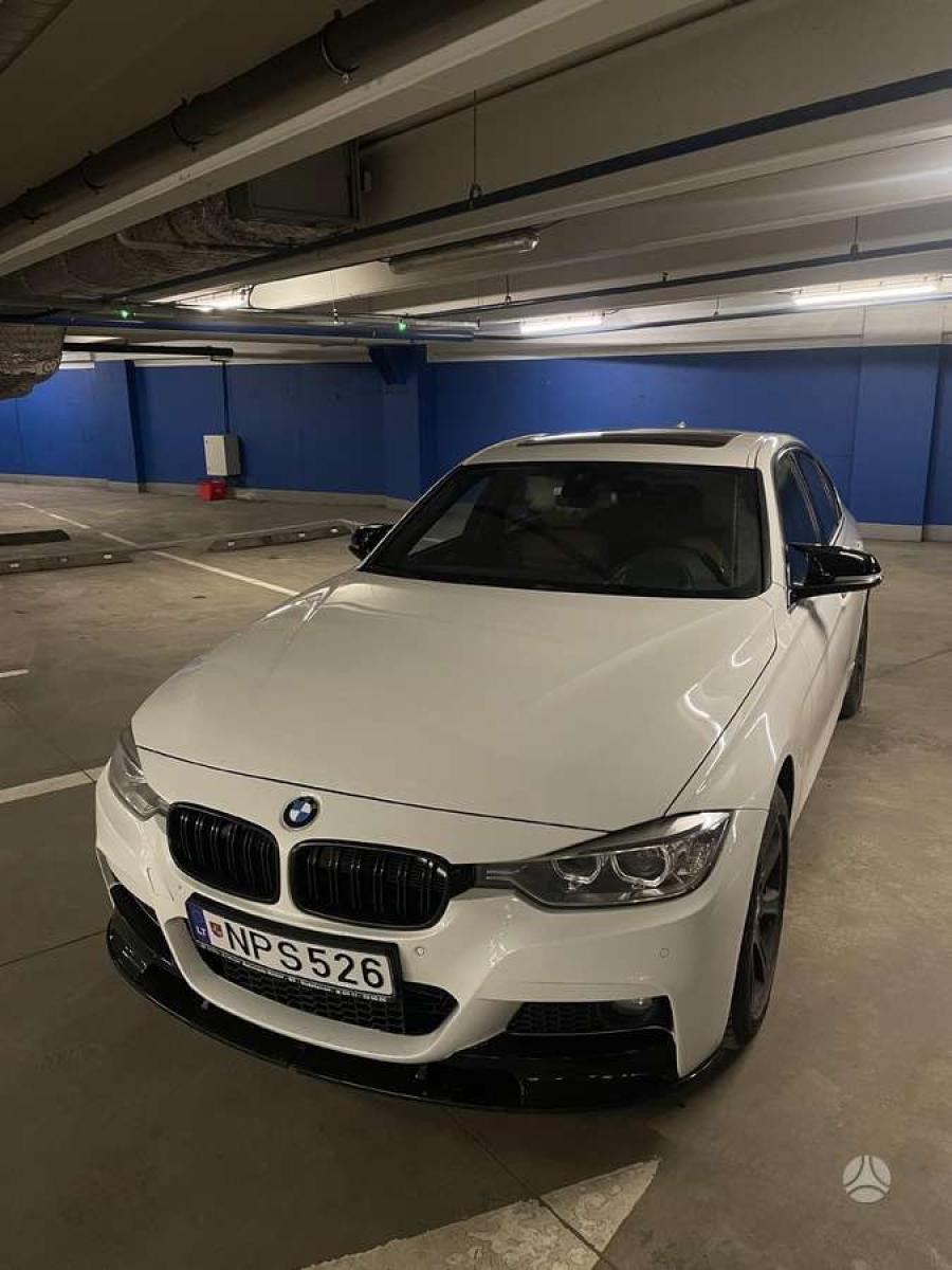 White BMW 330 2012 in Vilnius, with an engine capacity of 3.00 L and mileage of 255 thousand km for 13600 €, photo 5 on AUTOMOTO.COM.LV