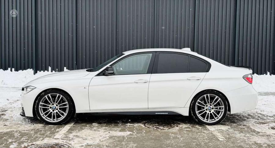 White BMW 330 2013 in Kaunas, with an engine capacity of 2.99 L and mileage of 237 thousand km for 13700 €, photo 5 on AUTOMOTO.COM.LV