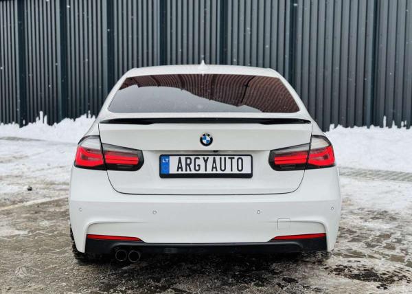 White BMW 330 2013 in Kaunas, with an engine capacity of 2.99 L and mileage of 237 thousand km for 13700 €, photo 7 on AUTOMOTO.COM.LV