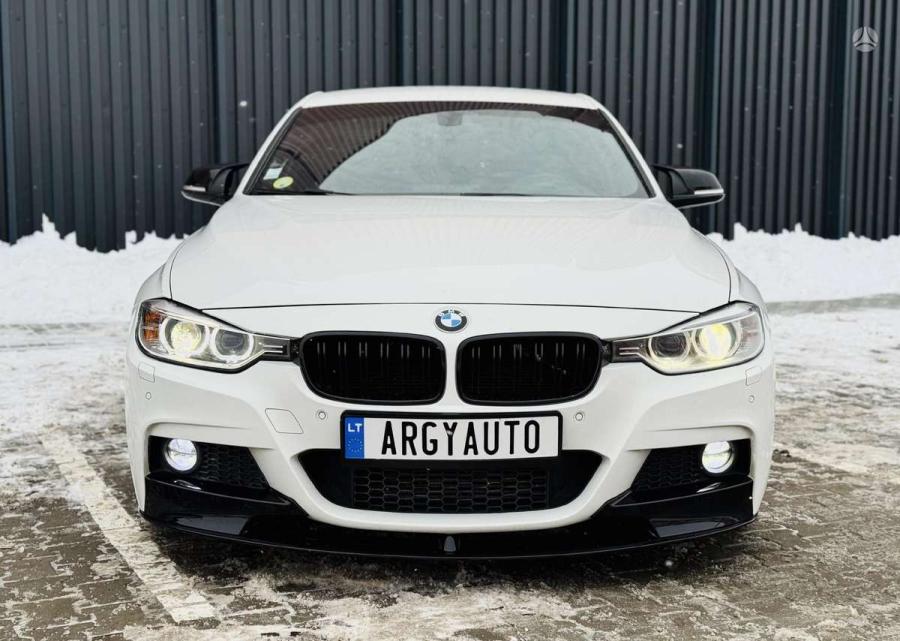 White BMW 330 2013 in Kaunas, with an engine capacity of 2.99 L and mileage of 237 thousand km for 13700 €, photo 11 on AUTOMOTO.COM.LV