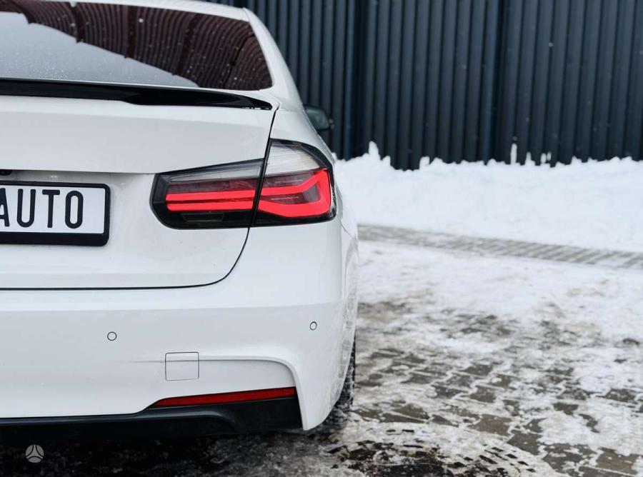 White BMW 330 2013 in Kaunas, with an engine capacity of 2.99 L and mileage of 237 thousand km for 13700 €, photo 37 on AUTOMOTO.COM.LV