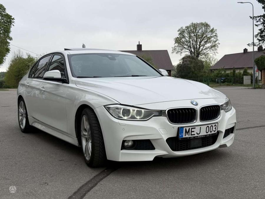 White BMW 330 2013 in Vilnius, with an engine capacity of 2.99 L and mileage of 267 thousand km for 12750 €, photo 3 on AUTOMOTO.COM.LV