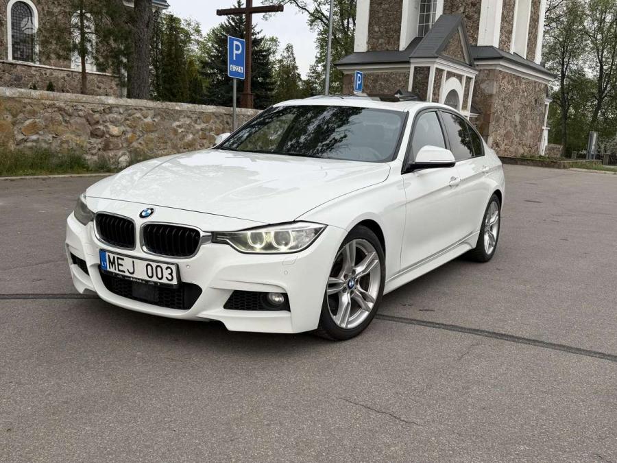 White BMW 330 2013 in Vilnius, with an engine capacity of 2.99 L and mileage of 267 thousand km for 12750 €, photo 5 on AUTOMOTO.COM.LV