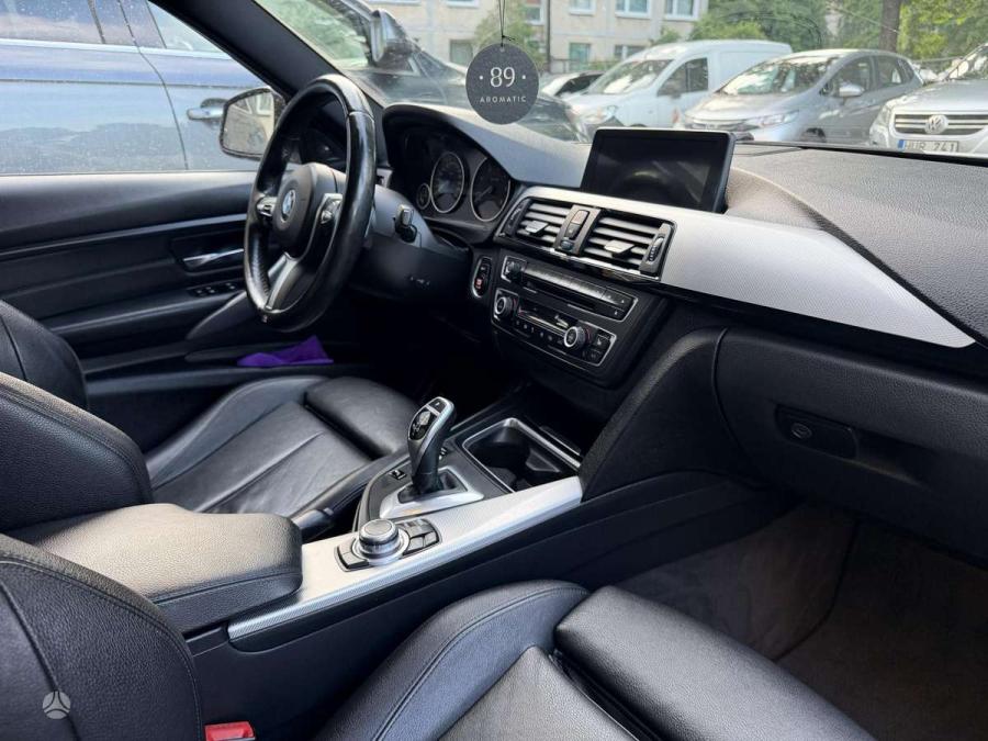 White BMW 330 2013 in Vilnius, with an engine capacity of 2.99 L and mileage of 267 thousand km for 12750 €, photo 11 on AUTOMOTO.COM.LV