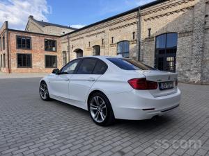 Белый БМВ 330 2014 в Рига, объемом двигателя 3.00 л и пробегом 213 тыс. км за 12850 €, фото 5 на AUTOMOTO.COM.LV