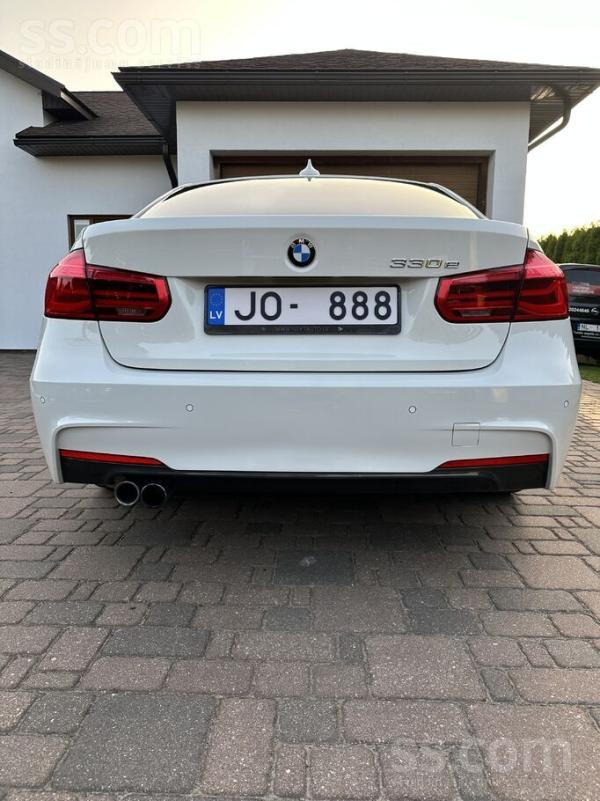 White BMW 330 2016 in Bauska, with an engine capacity of 2.00 L and mileage of 228 thousand km for 16200 €, photo 8 on AUTOMOTO.COM.LV