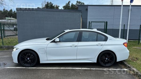 Balts BMW 330 2017 Rīga, ar dzinēja tilpumu 2.00 L un nobraukumu 0 tūkst. km par 21000 €, foto 3 vietnē AUTOMOTO.COM.LV