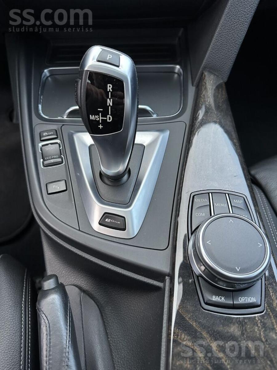 Balts BMW 330 2017 Rīga, ar dzinēja tilpumu 2.00 L un nobraukumu 0 tūkst. km par 21000 €, foto 12 vietnē AUTOMOTO.COM.LV