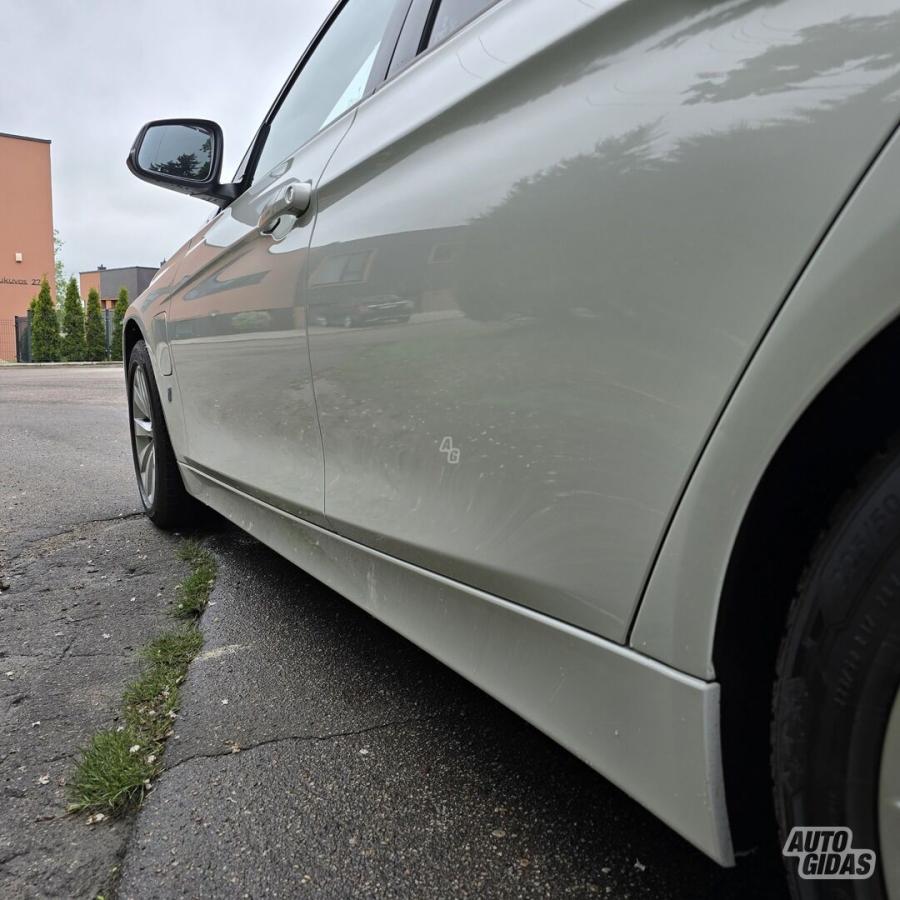 Balts BMW 330 2017 Kauņa, ar dzinēja tilpumu 2.00 L un nobraukumu 213 tūkst. km par 12799 €, foto 24 vietnē AUTOMOTO.COM.LV