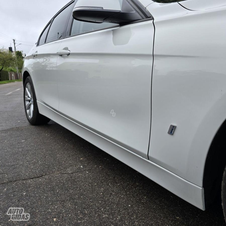 Balts BMW 330 2017 Kauņa, ar dzinēja tilpumu 2.00 L un nobraukumu 213 tūkst. km par 12799 €, foto 26 vietnē AUTOMOTO.COM.LV