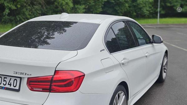 Balts BMW 330 2017 Elektrėnai, ar dzinēja tilpumu 2.00 L un nobraukumu 107 tūkst. km par 14500 €, foto 7 vietnē AUTOMOTO.COM.LV