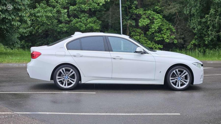 White BMW 330 2017 in Elektrenai, with an engine capacity of 2.00 L and mileage of 107 thousand km for 14500 €, photo 9 on AUTOMOTO.COM.LV