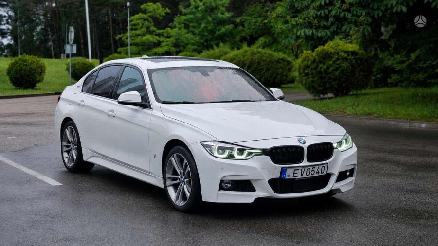 White BMW 330 2017 in Elektrenai, with an engine capacity of 2.00 L and mileage of 107 thousand km for 14500 €, photo 10 on AUTOMOTO.COM.LV