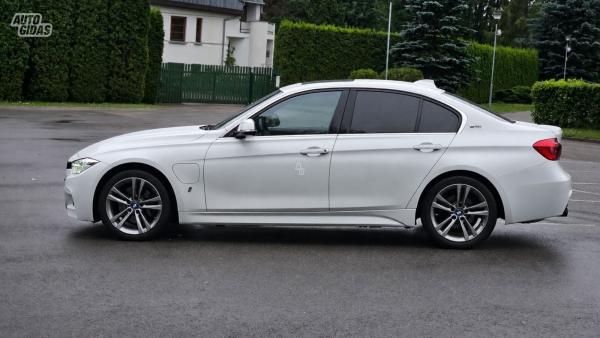 White BMW 330 2017 in Elektrenai, with an engine capacity of 2.00 L and mileage of 107 thousand km for 14400 €, photo 2 on AUTOMOTO.COM.LV