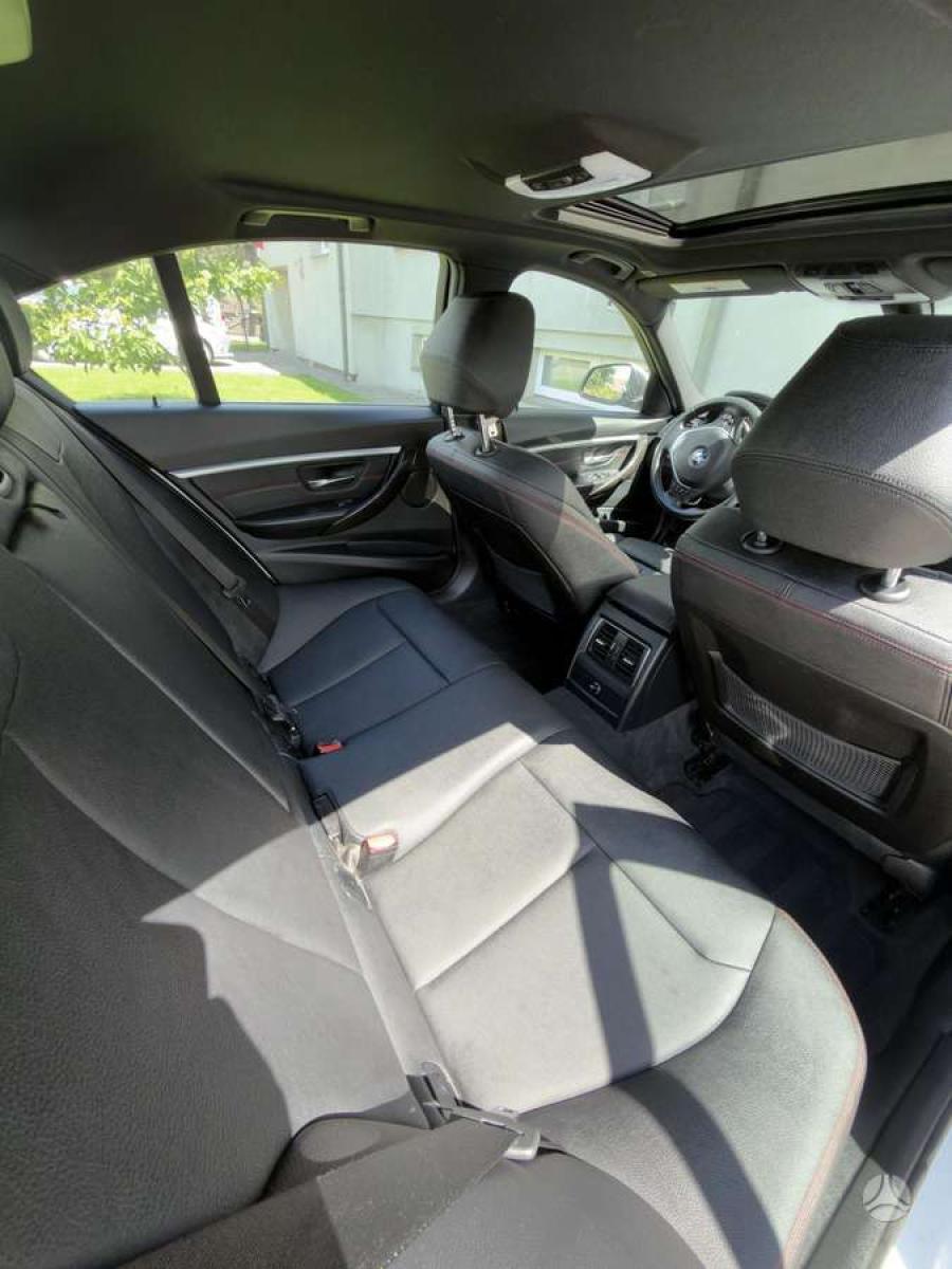 Balts BMW 330 2017 Klaipėda, ar dzinēja tilpumu 2.00 L un nobraukumu 118 tūkst. km par 15999 €, foto 13 vietnē AUTOMOTO.COM.LV