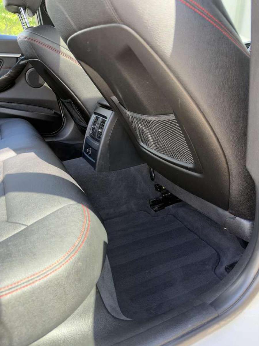 Balts BMW 330 2017 Klaipėda, ar dzinēja tilpumu 2.00 L un nobraukumu 118 tūkst. km par 15999 €, foto 18 vietnē AUTOMOTO.COM.LV