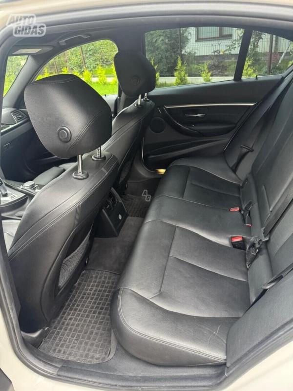 Balts BMW 330 2017 Viļņa, ar dzinēja tilpumu 2.00 L un nobraukumu 134 tūkst. km par 14300 €, foto 10 vietnē AUTOMOTO.COM.LV