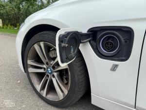 Белый БМВ 330 2017 в Вильнюс, объемом двигателя 2.00 л и пробегом 134 тыс. км за 14300 €, фото 19 на AUTOMOTO.COM.LV