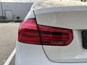 White BMW 330 2017 in Vilnius, with an engine capacity of 2.00 L and mileage of 176 thousand km for 14700 €, photo 21 on AUTOMOTO.COM.LV