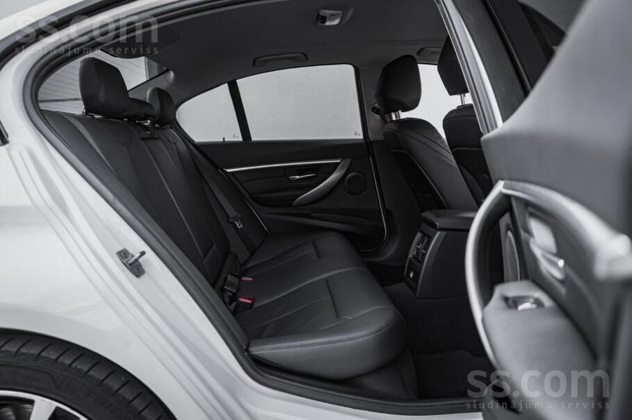 Balts BMW 330 2018 Rīga, ar dzinēja tilpumu 3.00 L un nobraukumu 237 tūkst. km par 17990 €, foto 13 vietnē AUTOMOTO.COM.LV