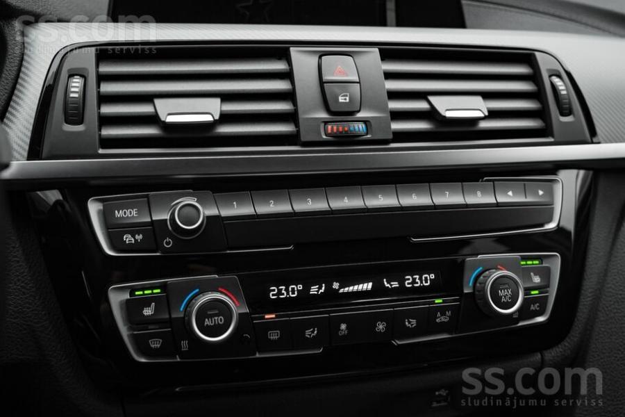 Balts BMW 330 2018 Rīga, ar dzinēja tilpumu 3.00 L un nobraukumu 237 tūkst. km par 17990 €, foto 24 vietnē AUTOMOTO.COM.LV