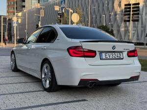 White BMW 330 2018 in Vilnius, with an engine capacity of 2.00 L and mileage of 111 thousand km for 14950 €, photo 5 on AUTOMOTO.COM.LV