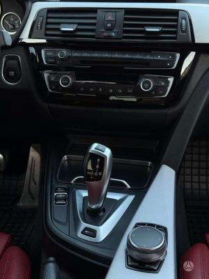 White BMW 330 2018 in Vilnius, with an engine capacity of 2.00 L and mileage of 111 thousand km for 14950 €, photo 24 on AUTOMOTO.COM.LV