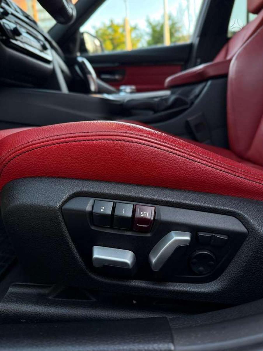 White BMW 330 2018 in Vilnius, with an engine capacity of 2.00 L and mileage of 111 thousand km for 14950 €, photo 25 on AUTOMOTO.COM.LV