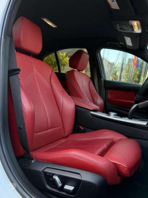 White BMW 330 2018 in Vilnius, with an engine capacity of 2.00 L and mileage of 111 thousand km for 14950 €, photo 27 on AUTOMOTO.COM.LV
